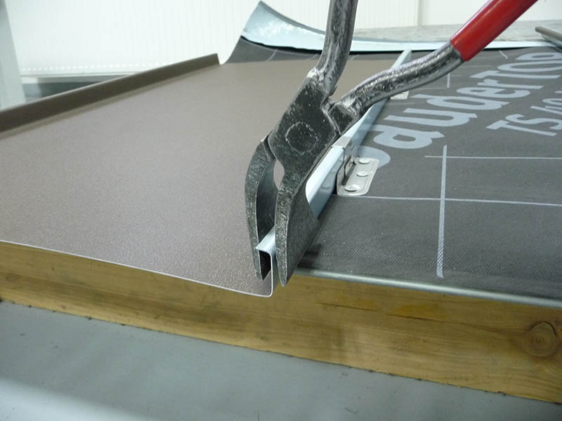 Tipps & Tricks -Traufenabschluss halbrund für Doppelstehfalz | PREFA